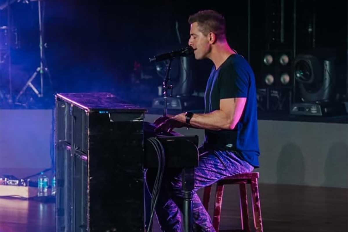 Jeremy Camp on ChristianPowerPraise.Net